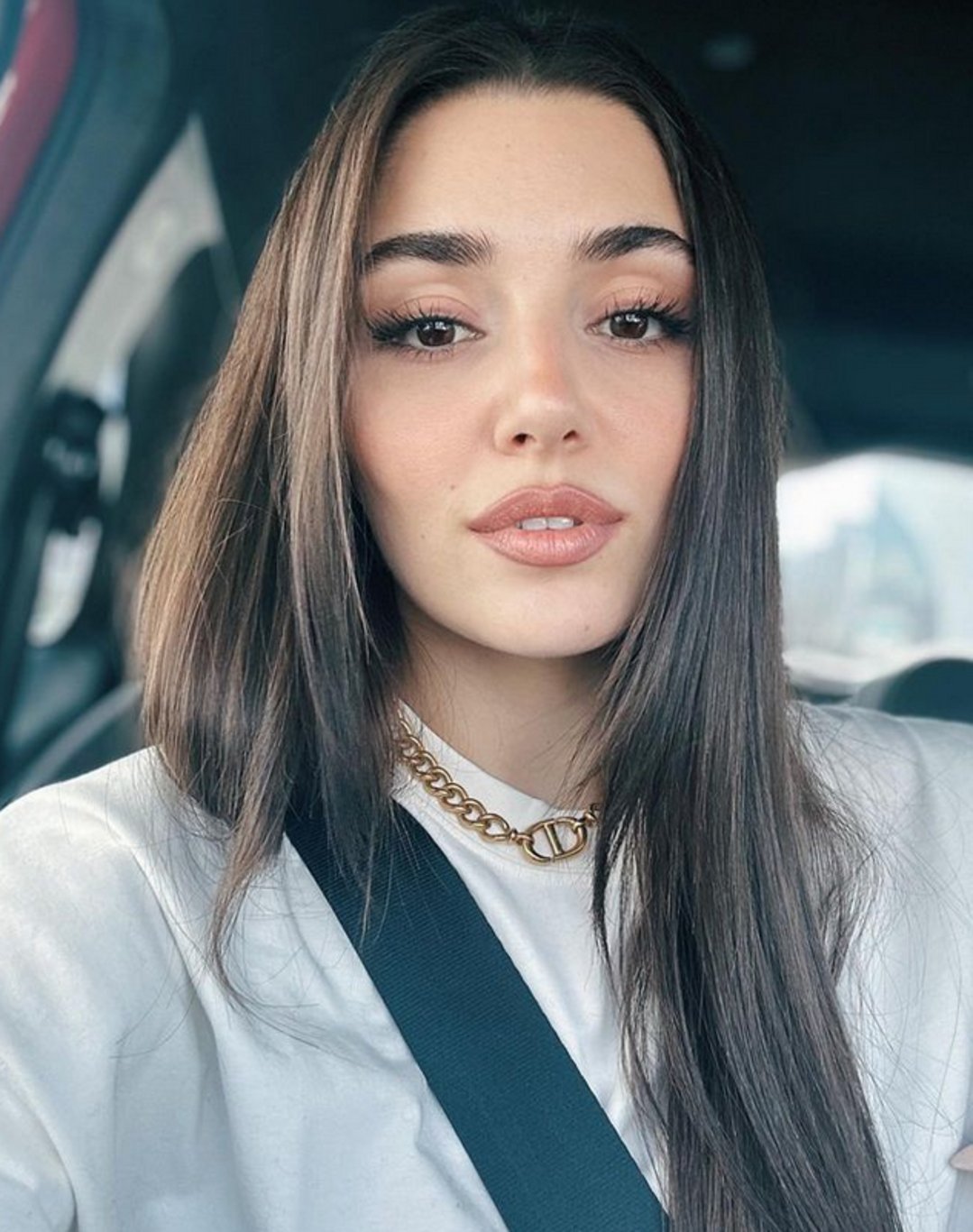 Hande Erçel'in acı günü - Magazin haberleri