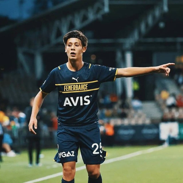 Fenerbahçe’nin futbolcusu Arda Güler ile ismi aşk dedikodularına ...
