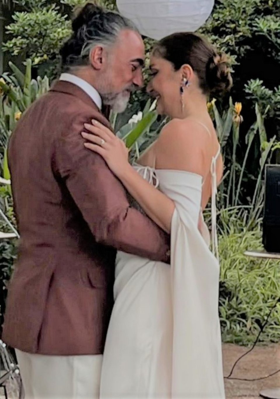 Selim Bayraktar ve Emel Karaköse evlendi - Son dakika magazin haberleri