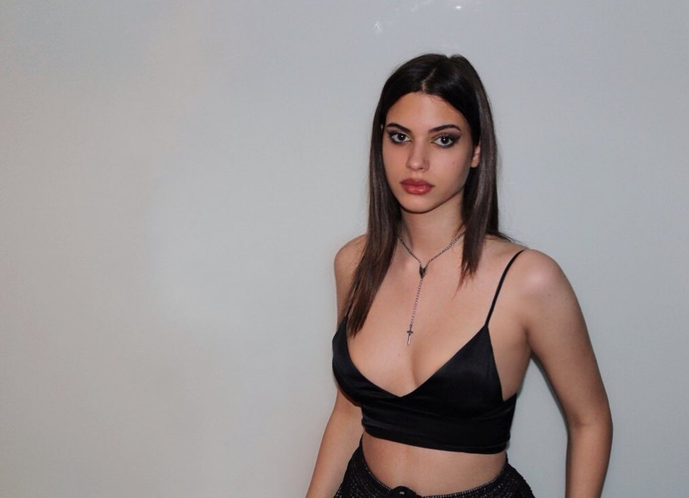 Defne Samyeli'nin kızı Derin Talu yaza merhaba dedi! Pozlarıyla nefes kesti! - Magazin haberleri