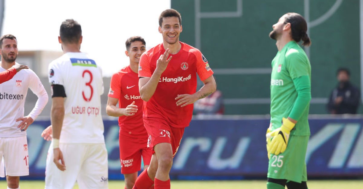 Ümraniyespor: 4 - Sivasspor: 1 MAÇ SONUCU - Futbol Haberleri