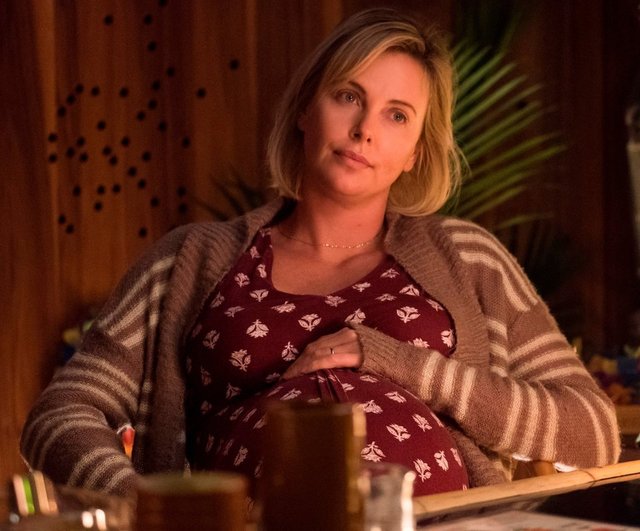 Charlize Theron ile Alex Dimitrijevic el ele - Magazin haberleri