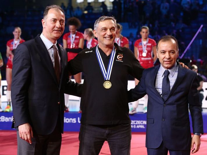 Beşiktaş Ceylan Kadın Voleybol Takımı'nda -Giovanni Caprara dönemi ...