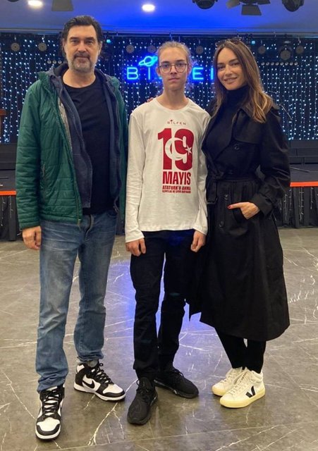 Burak Hakkı, eski eşi Sema Şimşek ve oğlu Rüzgar ile objektif ...