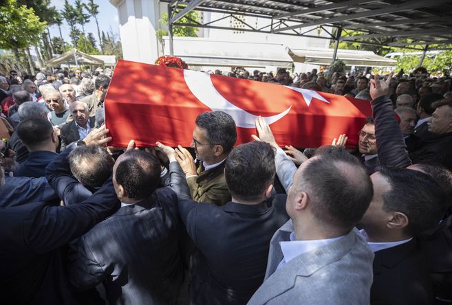 İlham Gencer'e veda - Günün magazin haberleri