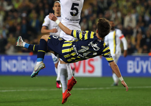 Son dakika Fenerbahçe transfer haberleri - Ve Arda Güler için ilk resmi ... Son dakika Fenerbahçe transfer haberleri - Ve Arda Güler için ilk resmi ...