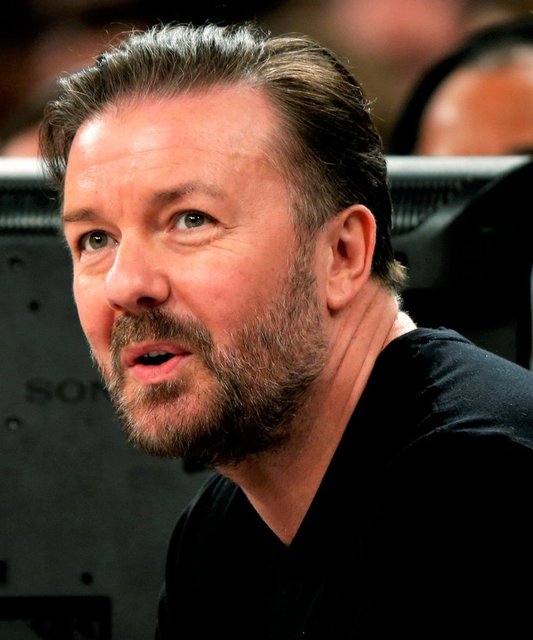 Ricky Gervais tehditlerin ardından güvenlik önlemlerini artırdı ...