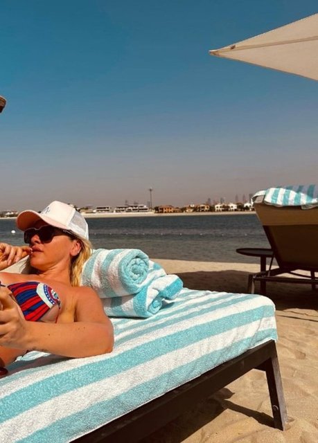 Hadise'den bikinili pozlar! Ünlü şarkıcının gönderilerine rekor beğeni ...