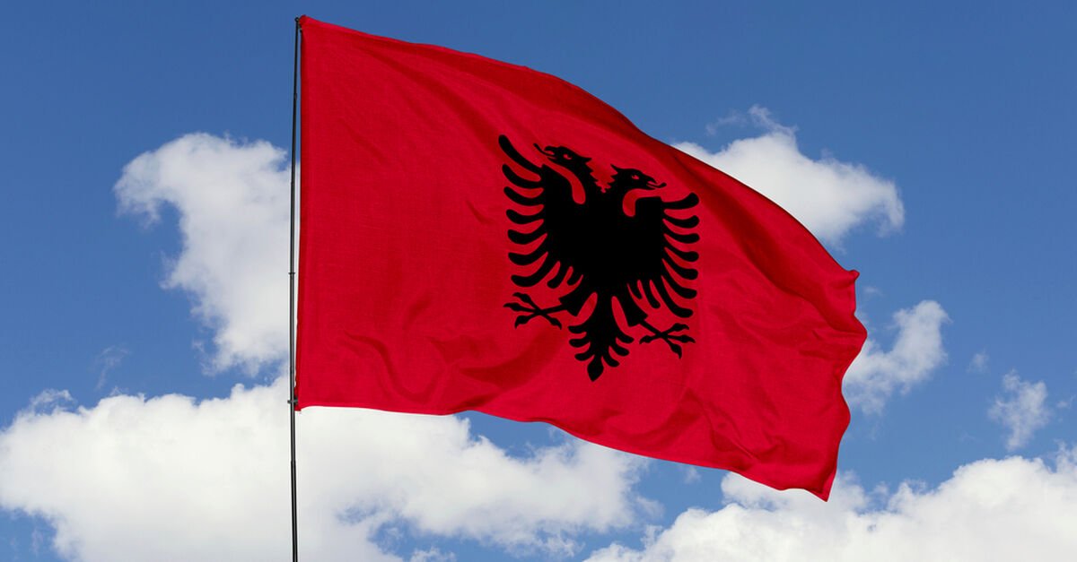 Arnavutluk Nerede, Hangi Kıtada Yer Alır? Arnavutluk Başkenti, Bayrağı ...