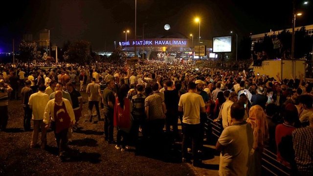 15 Temmuz'da neler yaşandı? FETÖ'nün 15 Temmuz hain darbe girişimi nasıl bastırıldı? İşte 15 ...