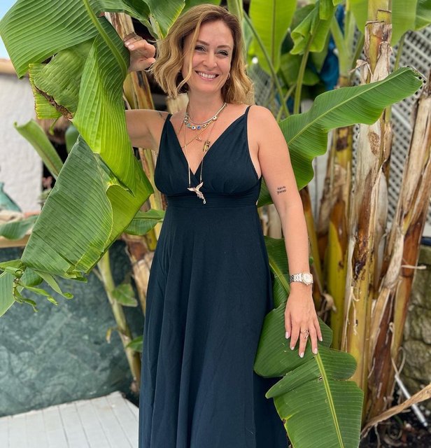 Ceyda Düvenci’den bikinili gönderi! Ünlü isim boşandıktan sonra pozuyla ...