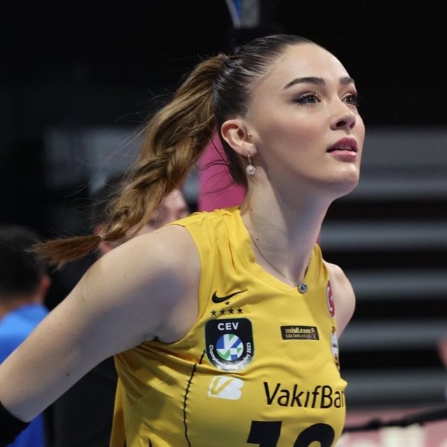 Zehra Güneş Bikinili Pozlarını Paylaştı Milli Voleybolcu Takım Arkadaşlarıyla Tatilin Keyfini