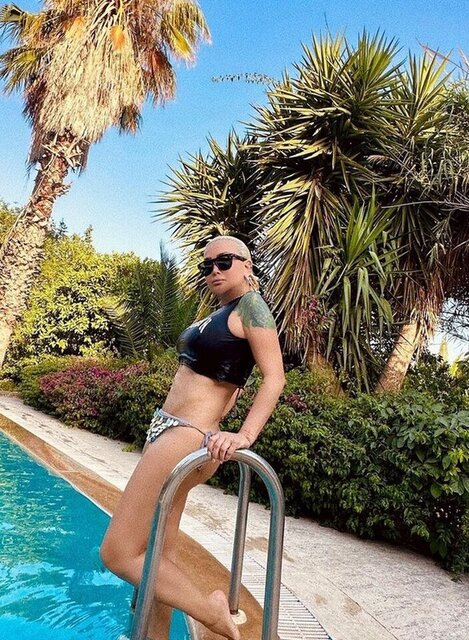 Yonca Evcimik, Ortakent'te! Photoshop'suz... - Magazin haberleri