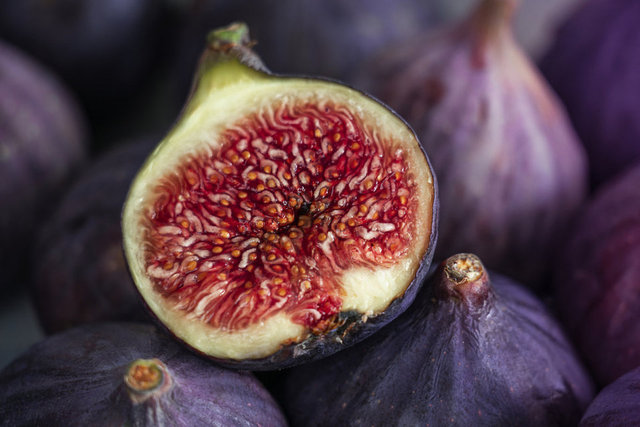 İncir aslında bir, ayrıca içinde ölü arılar var! İncir nasıl oluşur?