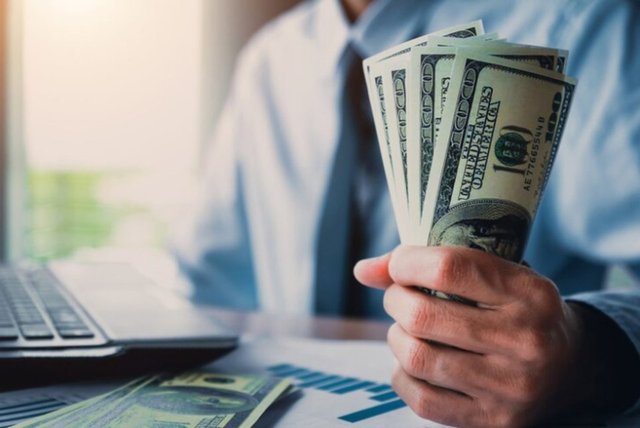 Bir gecede dünyanın ilk ve tek katrilyoneri olan Chris Reynolds'ın ...