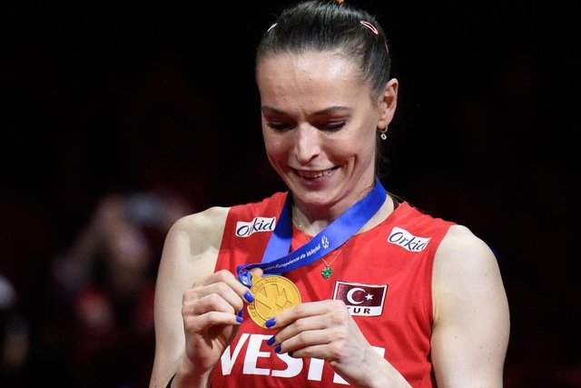 Filenin Sultanları'ndan Eda Erdem'in eşini görenler şaşırdı! Meğer 12 yıldır o isimle evliymiş ...