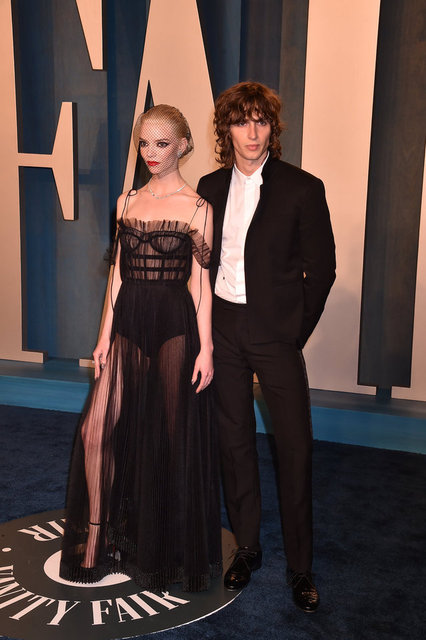 Anya Taylor Joy ile Malcolm McRae evlendi - Magazin haberleri