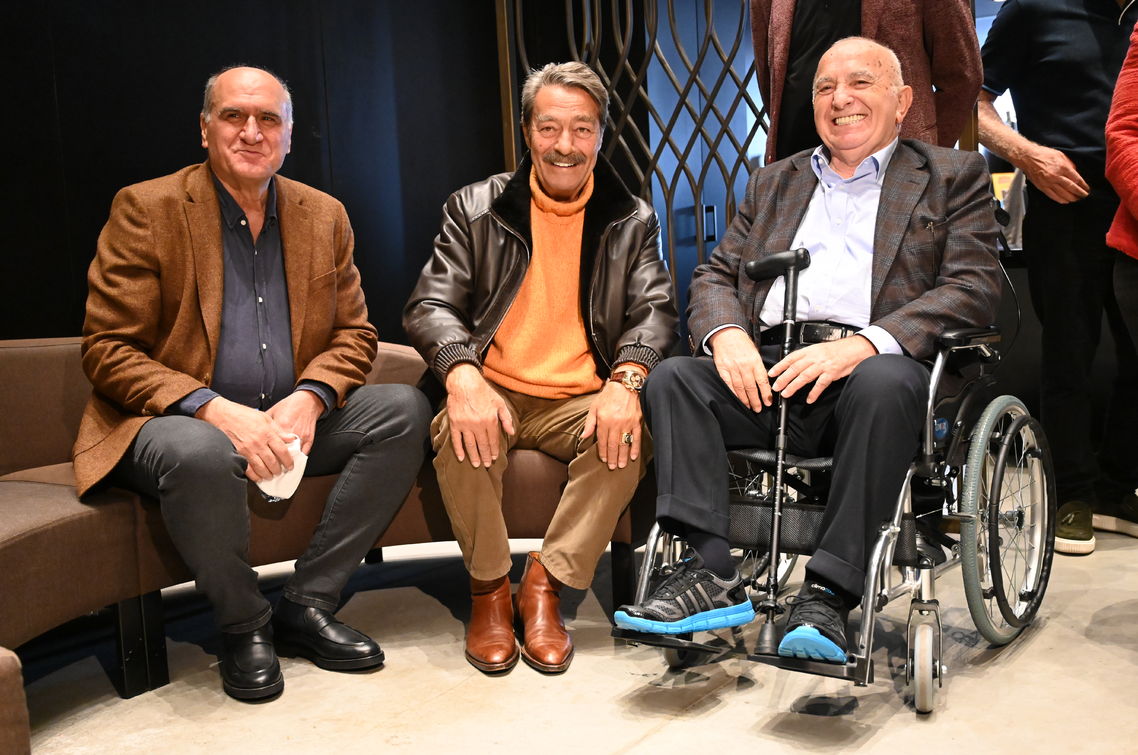 Kadir İnanır: Gençlerin önü gerçekten açık