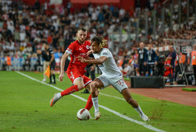 Galatasaray'da Sacha Boey'e sürpriz transfer teklifi! Arsenal... - Galatasaray haberleri ...