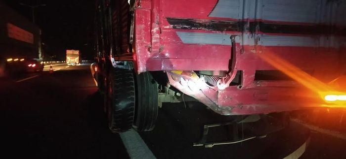 Kamyona arkadan çarptı: 2 ölü