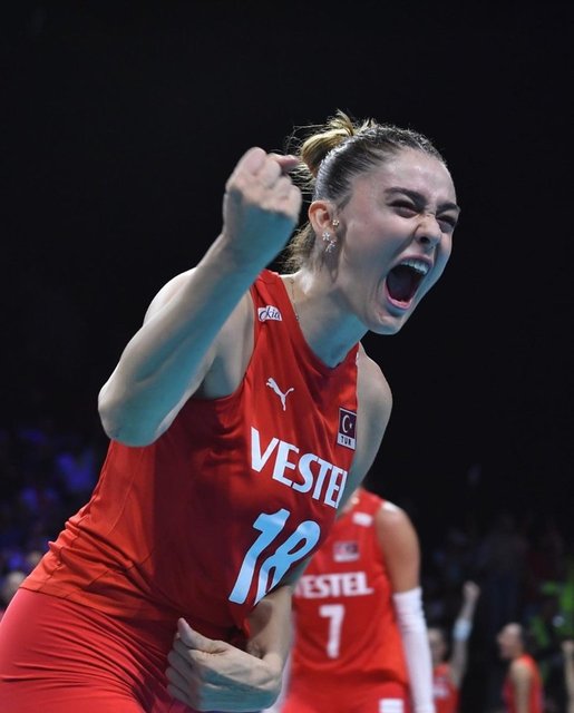 Zehra Güneş’in abisiyle verdiği poz gündem oldu! İkiliye binlerce yorum geldi! - Magazin haberleri