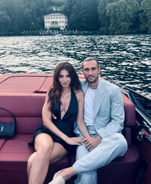 Tekne'de aşk pozu: Melisa Aslı Pamuk ile Yusuf Yazıcı'dan Como hatırası - Magazin haberleri