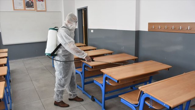 Okullar ikinci dönemde açılmayacak mı ve ne olacak? Sağlık Bakanı ... Okullar ikinci dönemde açılmayacak mı ve ne olacak? Sağlık Bakanı ...