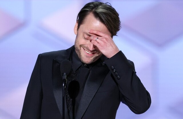 Kieran Culkin, Emmy kazanınca eşi Jazz Charton'dan daha fazla çocuk ...