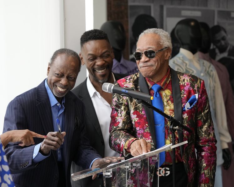 Spinners grubunun hayatta kalan son üyesi Henry Fambrough hayatını kaybetti