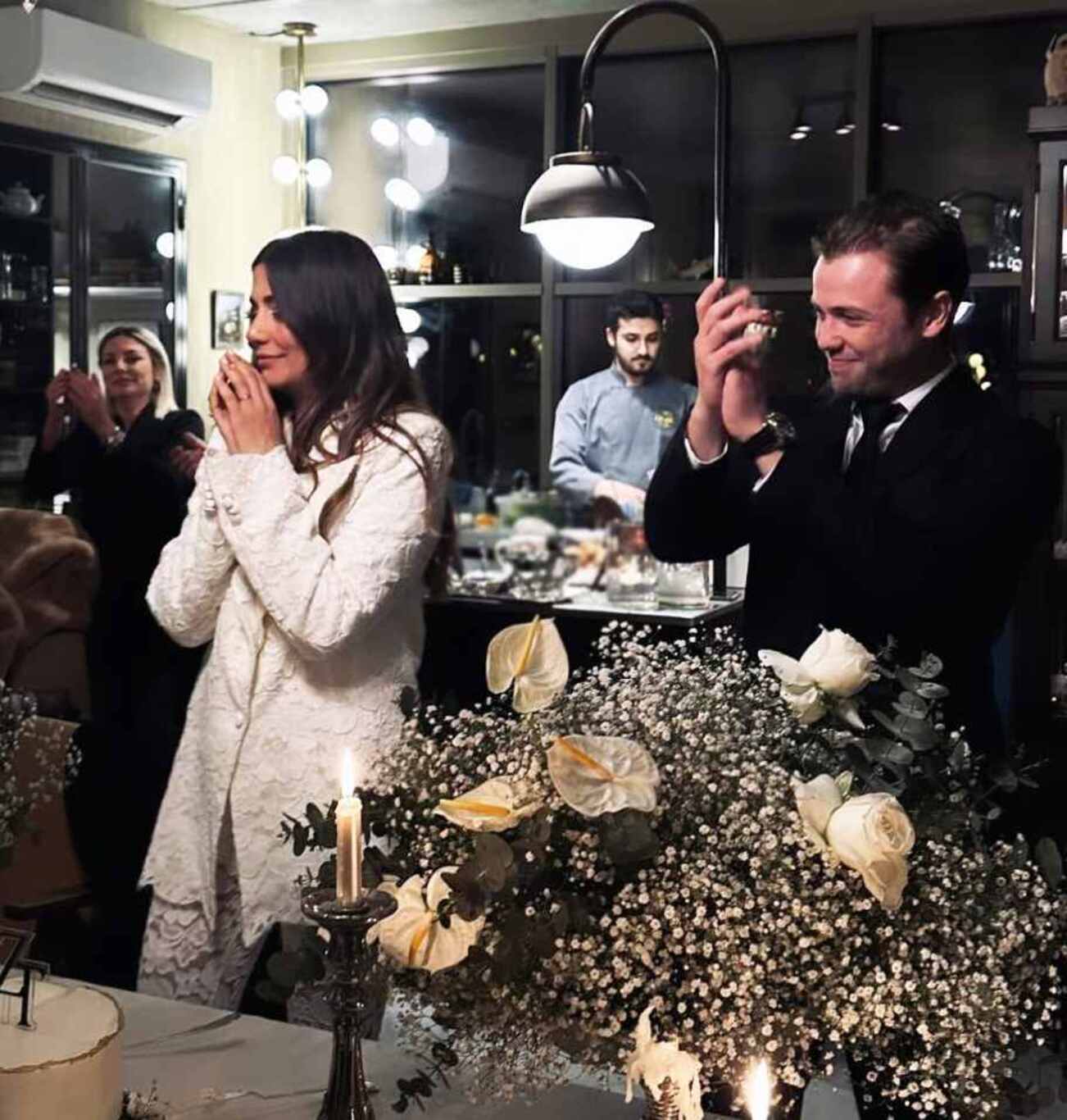 Oyuncu Tolga Sarıtaş ile modacı Zeynep Mayruk nişanlandı - Magazin ...