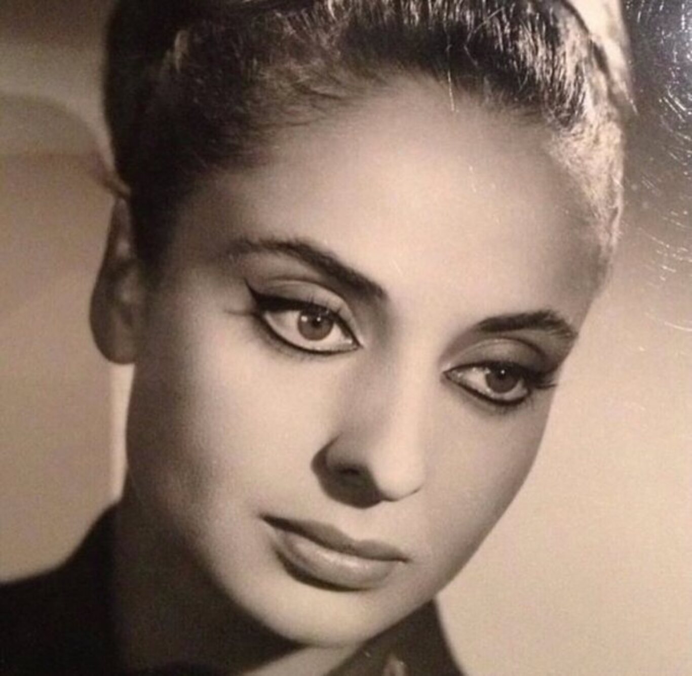 Ayten Gökçer'in vefatı için ünlülerden paylaşım: Nilgün Belgün, Demet ...