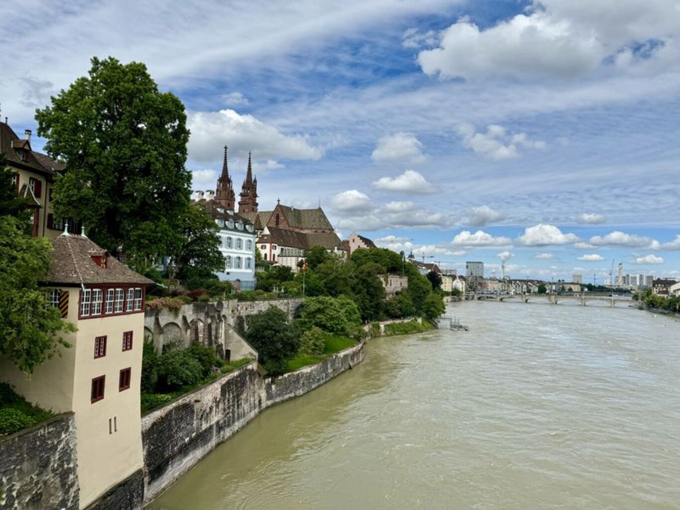 İsviçre'nin renkli yüzü Basel!