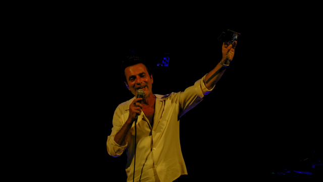 Teoman'a oyuncak araba hediye edildi