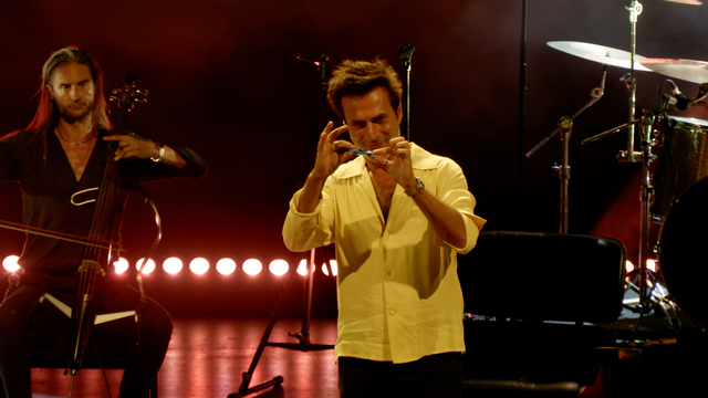 Teoman'a oyuncak araba hediye edildi