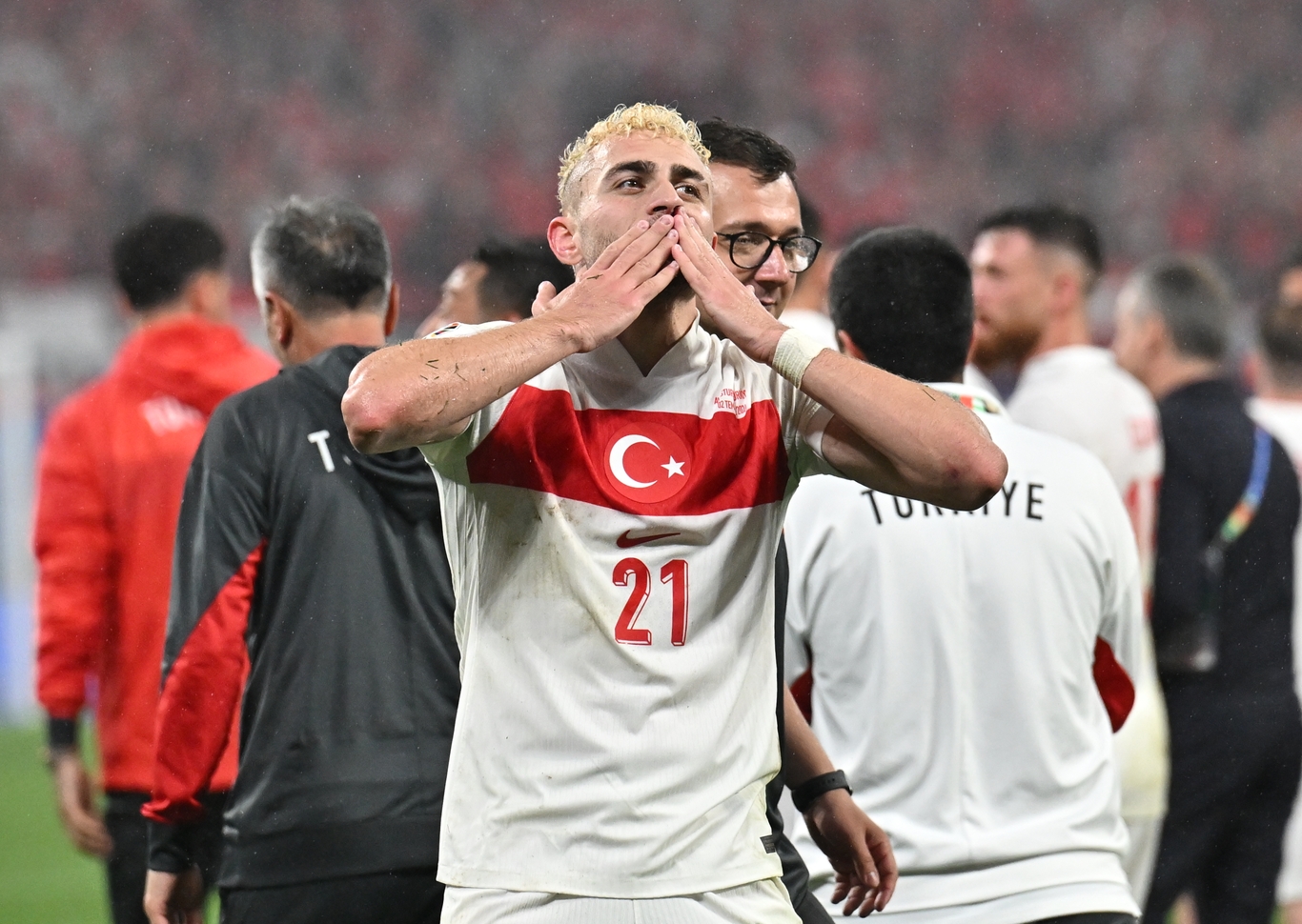 Barış Alper Yılmaz sürpriz bir kulüp için Londra'da - Galatasaray ...
