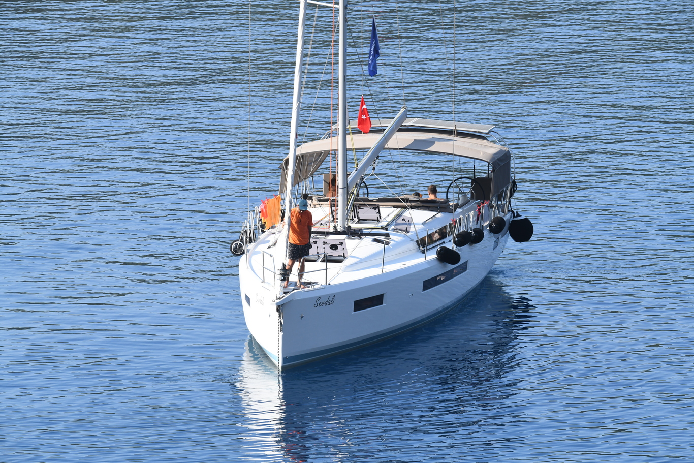 Ata Demirer ve Ebru Alkanat'tan yeni teknede deniz keyfi