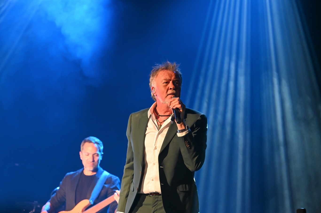 Şarkıcı Paul Young'ın ikinci evliliğinde çocukları onu yalnız bıraktı ...