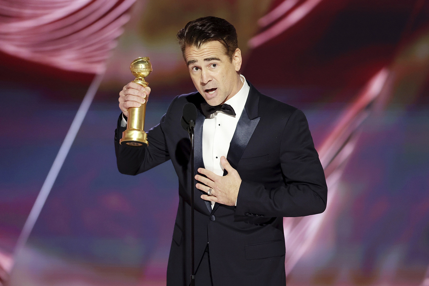 Colin Farrell, yoga dersi çıkışında görüntülendi - Magazin haberleri