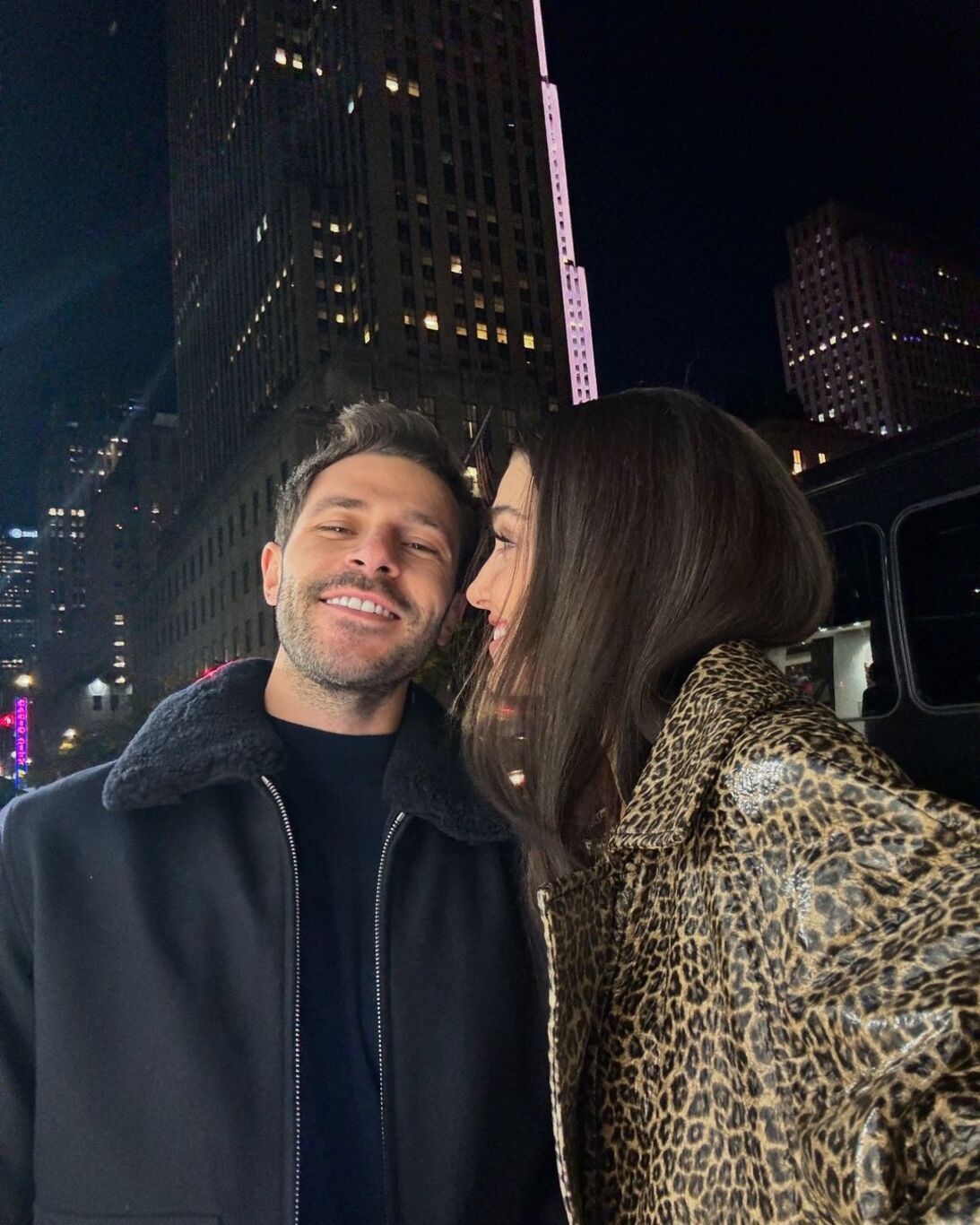 Hande Erçel ve Hakan Sabancı, New York sokaklarında - Magazin haberleri