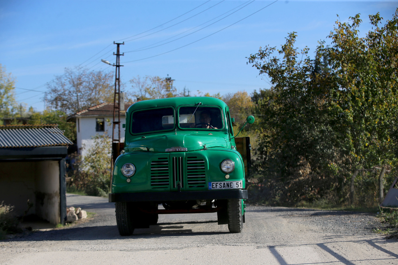 Babasından kalan 1951 model 'Efsane'yi orijinal haliyle koruyor