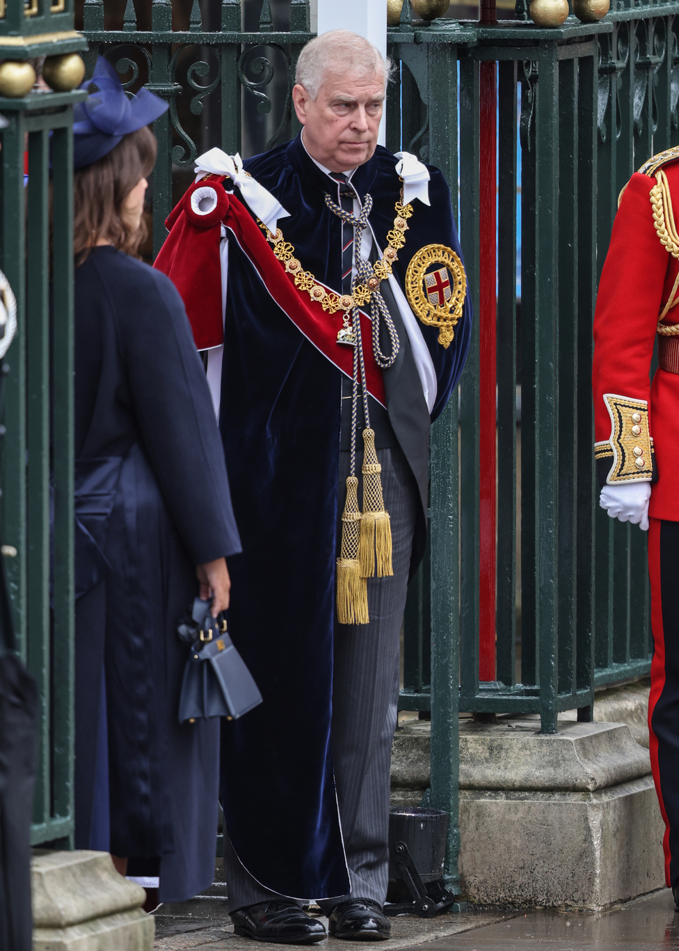 Kraliçe Elizabeth'in küçük oğlu, Kral Charles'ın kardeşi Prens Andrew ...