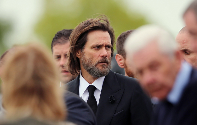 Jim Carrey'nin intihar eden nişanlısının annesi kavgayı yeniden ...