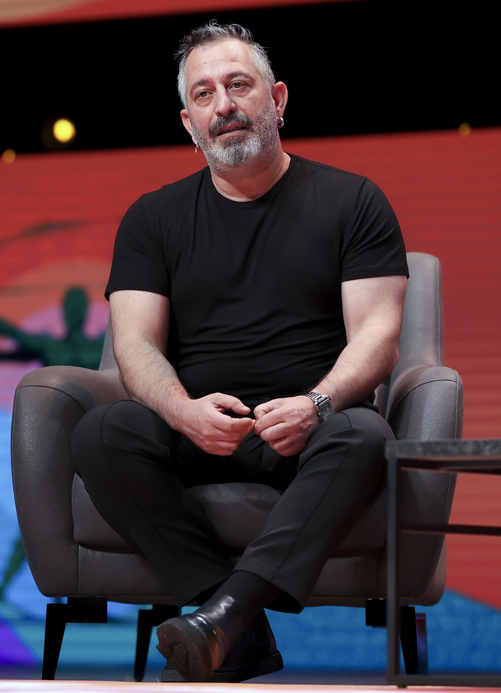 Cem Yılmaz'dan yeni kırık lamba açıklaması: Bir sürü insan üzüldü ...