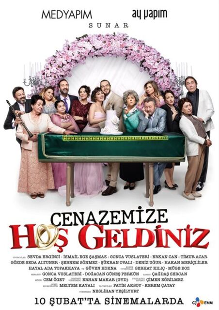 TV'de ilk kez! Cenazemize Hoş Geldiniz filmi konusu nedir, oyuncuları ... TV'de ilk kez! Cenazemize Hoş Geldiniz filmi konusu nedir, oyuncuları ...