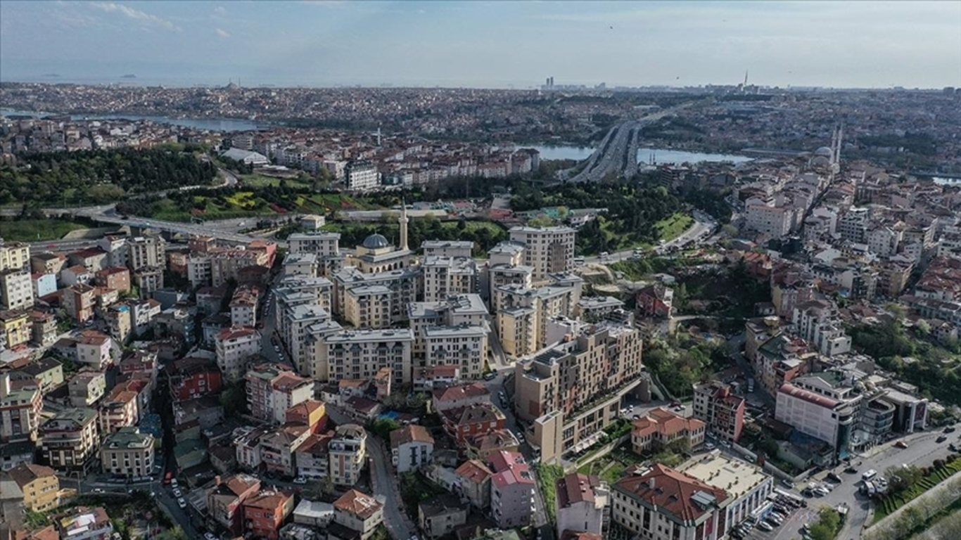 İstanbul'da kentsel dönüşümü amaçlayan Yarısı Bizden Kampanyası nedir ...