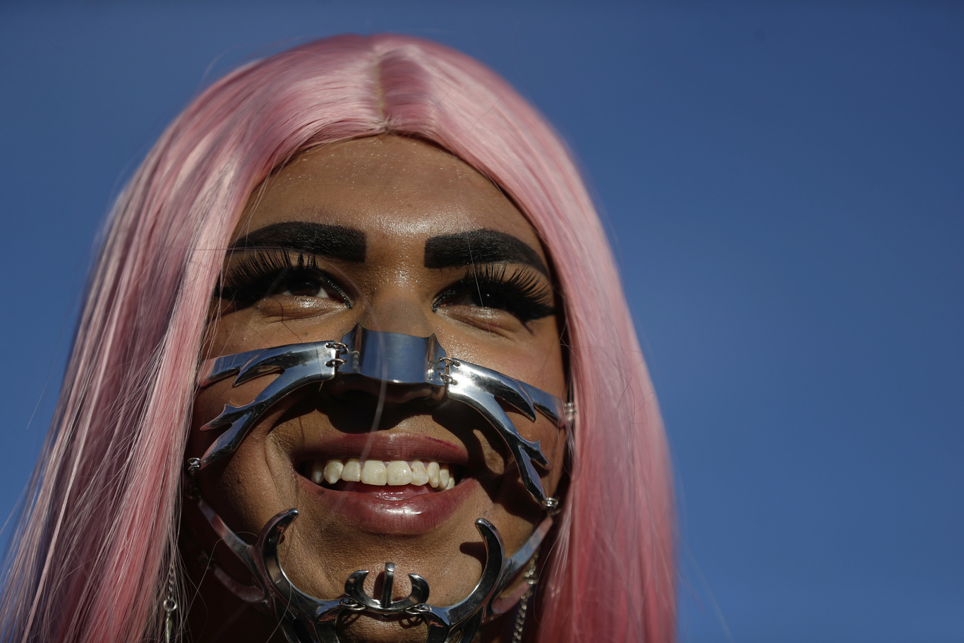 Lady Gaga'dan ücretsiz halk konseri: Brezilya'daki Copacabana plajını 2 ...