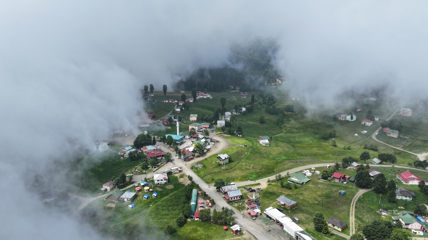 Hıdırnebi Yaylası'ndaki 161 metrelik kaydırak adrenalin tutkunlarını ağırlıyor