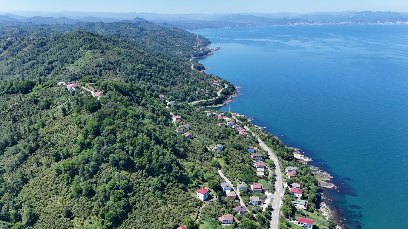 Perşembe ile Fatsa arasındaki sahil yolu, manzarasıyla sürücülere ...