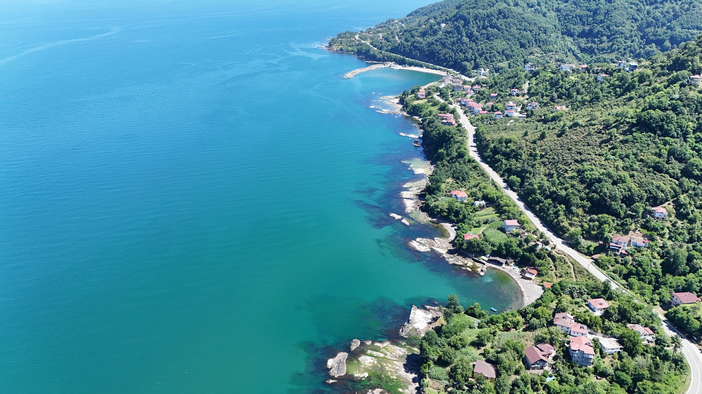 Perşembe ile Fatsa arasındaki sahil yolu, manzarasıyla sürücülere ...