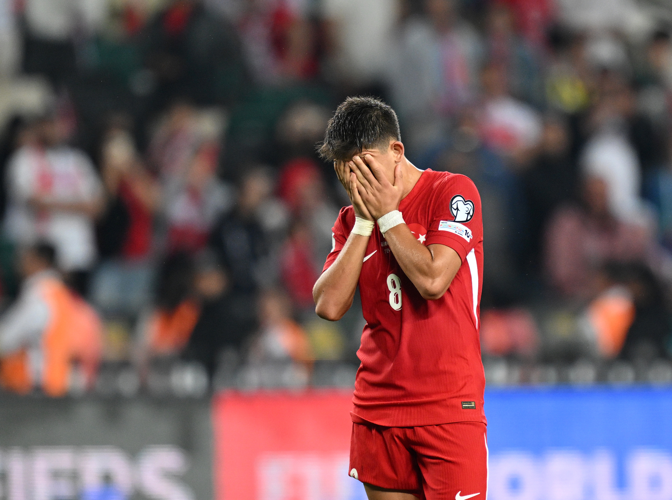 İspanya - Türkiye MAÇI YAZAR YORUMLARI - Futbol Haberleri